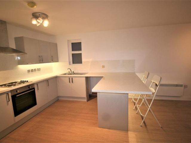 Hadfield Close, Manchester M14 2 bed flat to rent £1,516 pcm £350 pw