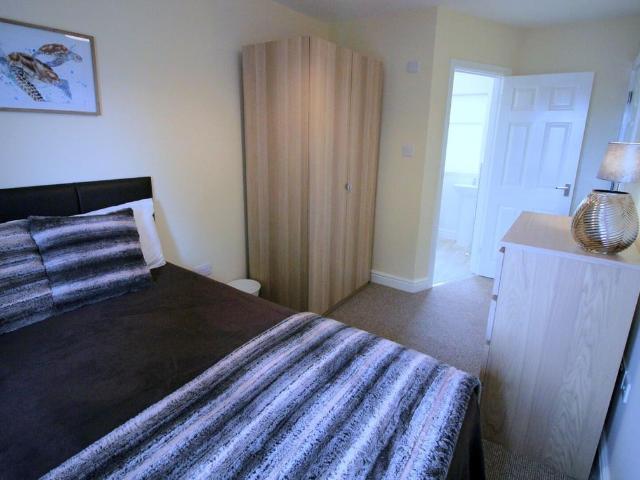 Hadfield Street, Wombwell S73, Wombwell, Room to rent, £585 pcm | PrimeLocation
