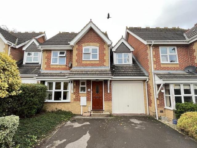 Hadleigh Drive, Sutton SM2 4 bed house to rent £2,750 pcm £635 pw