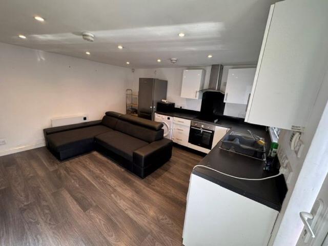 Hadley Gardens, UB2, Greater London