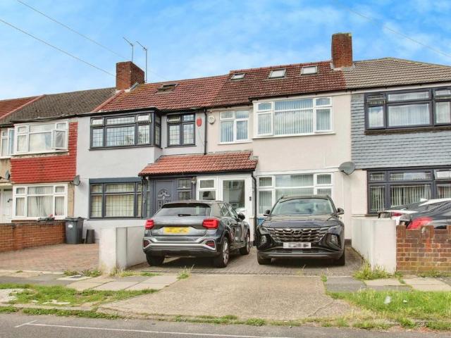 Hadley Gardens, Southall UB2 5 bed terraced house to rent £3,100 pcm £715 pw