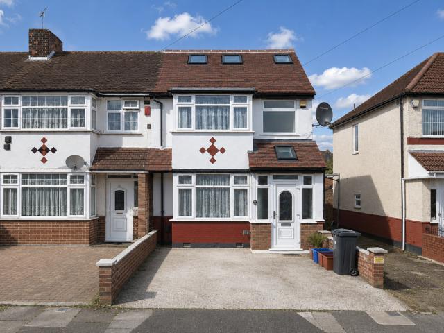Hadley Gardens, Southall UB2 5SQ 5 bed terraced house to rent £3,200 pcm £738 pw