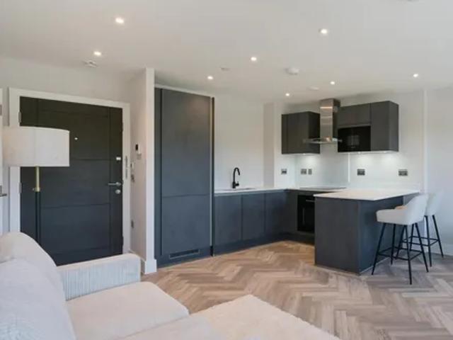 Hadley Wood Golf Course, Walmar Close, London, EN4 0LA, United Kingdom | 1 bed apartment for rent #166003500 | Rentberry
