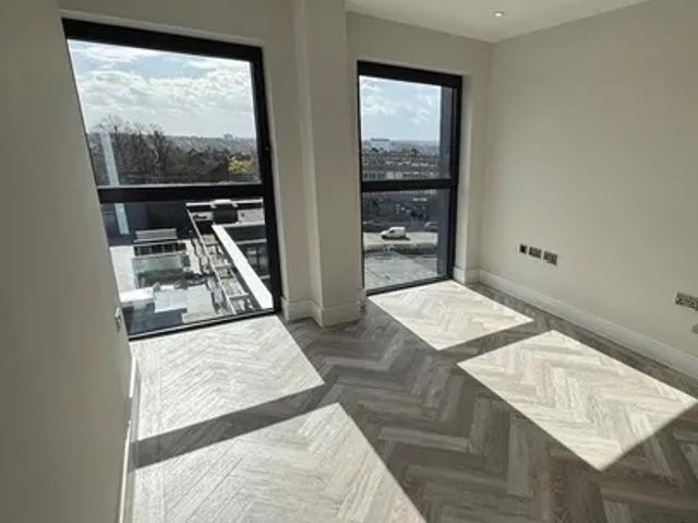 Hadley Wood Golf Course, Walmar Close, London, EN4 0LA, United Kingdom | 1 bed apartment for rent #167485977 | Rentberry
