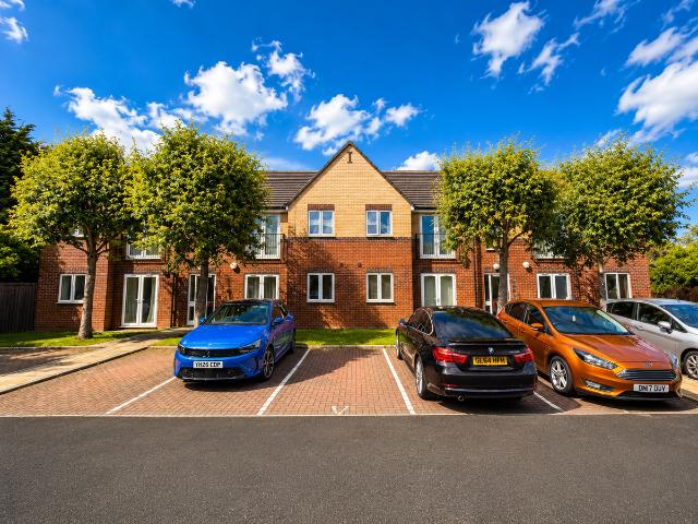Hadlez's Court LS27, 2 bed flat to rent, £950 pcm | PrimeLocation