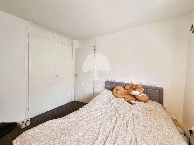 Hadlow Court, Slough, SL1