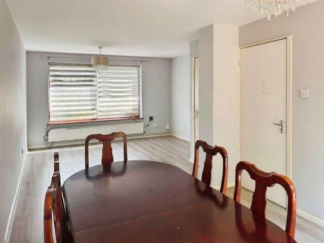 Hadlow Court, Slough, SL1