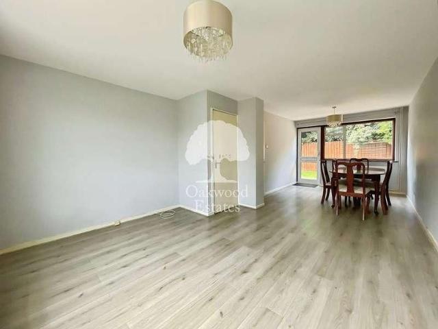 Hadlow Court, Slough, SL1