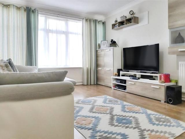 Hadrian Way, Staines upon Thames, Surrey, TW19 7DQ