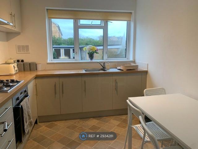 Hadrian Way, Staines Upon Thames TW19, 2 bed flat to rent, £1,550 pcm | PrimeLocation