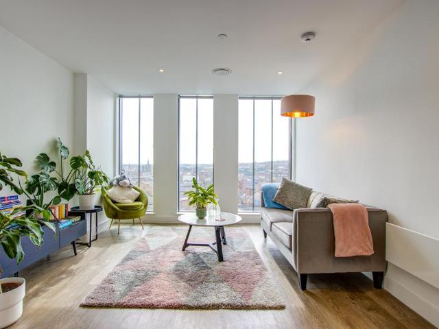 Hadrian's Tower, City Centre. 1 bed flat to rent £1,650 pcm £381 pw