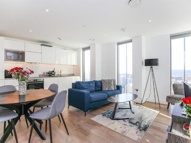 Hadrians Tower, Rutherford Street. 2 bed apartment to rent £1,850 pcm £427 pw