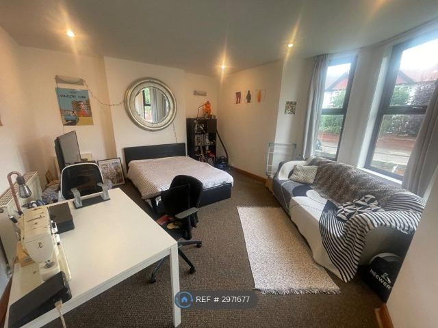 Hague Road, Manchester M20, 2 bed flat to rent, £1,295 pcm | PrimeLocation