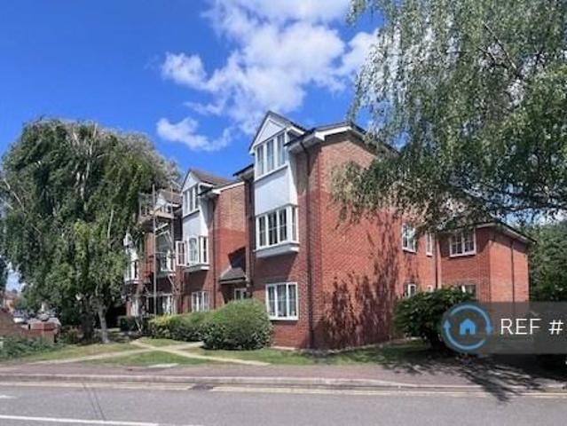 Hagden Lane, Watford, WD18 Studio to rent £1,075 pcm £248 pw