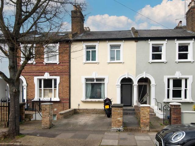 Haggard Road, Twickenham, TW1 2 bed apartment to rent £2,500 pcm £577 pw