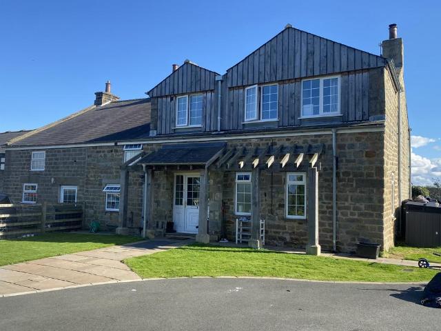 Haggs Road, Follifoot, Harrogate. 4 bed semi detached house to rent £2,750 pcm £635 pw