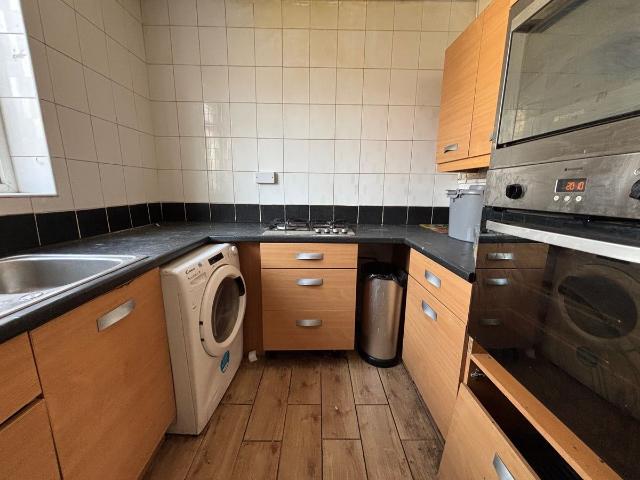Hagley Road West, Oldbury B68, 4 bed flat to rent, £1,500 pcm | PrimeLocation