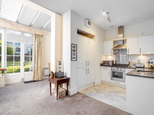 Hagley Road, Edgbaston, Birmingham B16, 1 bed flat to rent, £925 pcm | PrimeLocation