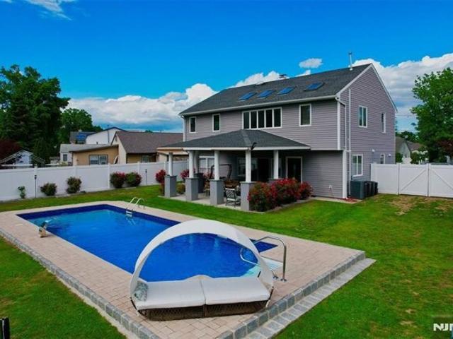 Hahn Ave, Rochelle Park, Home For Sale