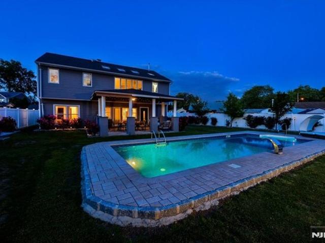 Hahn Ave, Rochelle Park, Home For Sale