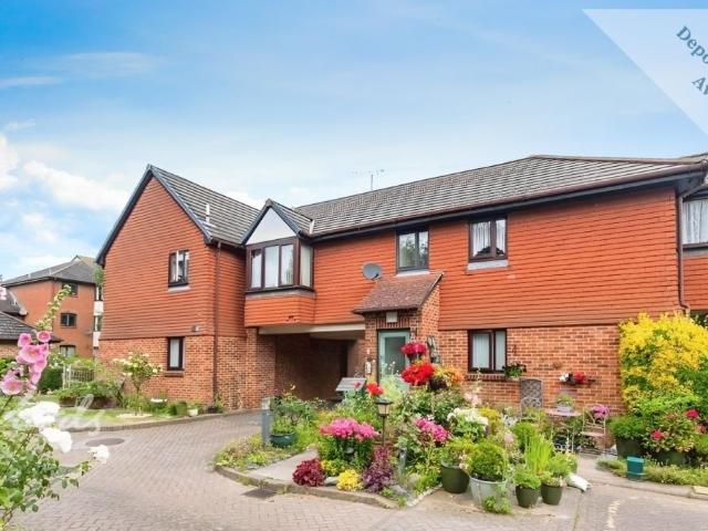 Haig Gardens, Gravesend DA12, Studio to rent, £850 pcm | PrimeLocation