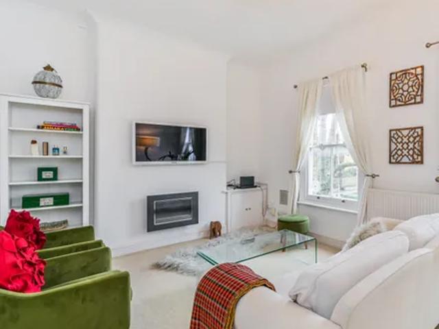 Hail & Ride Ashbury Road, Grayshott Road, London, SW11 5UD, United Kingdom | 1 bed apartment for rent #123764407 | Rentberry
