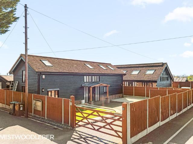 Hailey Lane, Hertford SG13 3 bed barn conversion to rent £2,750 pcm £635 pw