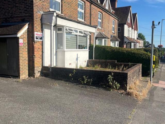 Hailsham Road, Heathfield TN21, 1 bed flat to rent, £850 pcm | PrimeLocation