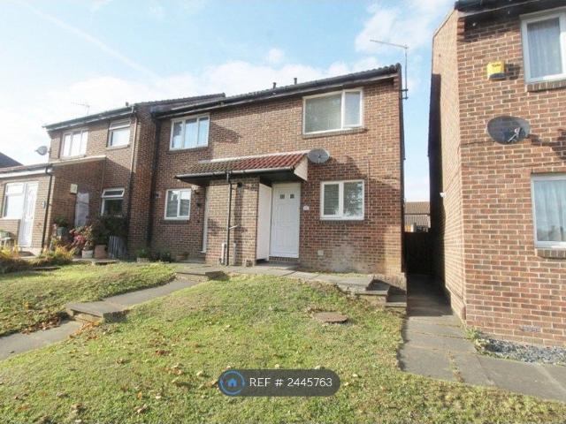 Hailsham Road, Romford RM3, 2 bed end terrace house to rent, £1,700 pcm | PrimeLocation