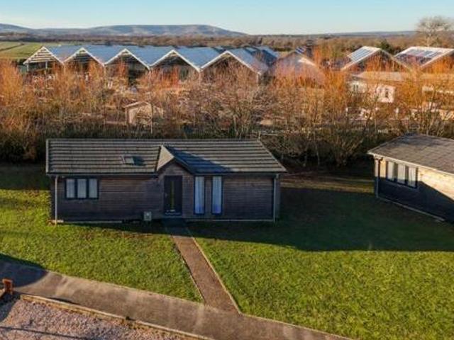 Hailsham Road, Stone Cross, 2 Bedroom Detached