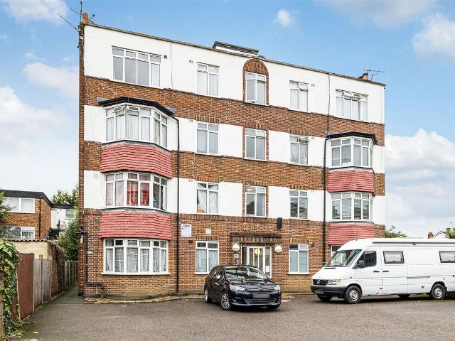 Hainault Road, Leytonstone E11, 2 bed flat to rent, £1,650 pcm | PrimeLocation