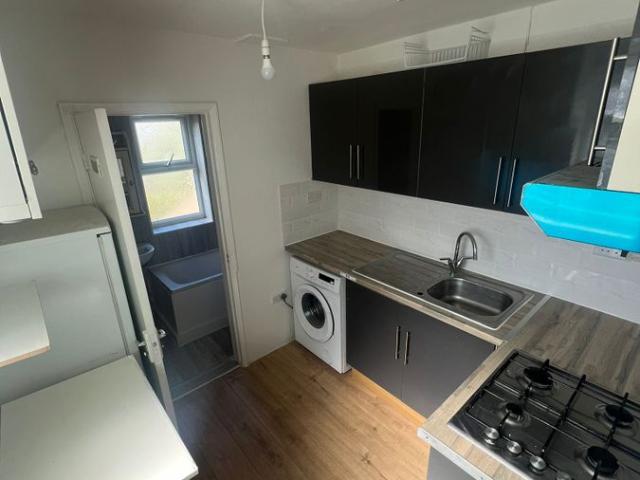 Hainault Road, Leytonstone E11, 2 bed flat to rent, £1,900 pcm | PrimeLocation