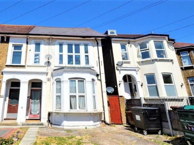 Hainault Road 1, Leytonstone, London E11, Room to rent, £650 pcm | PrimeLocation