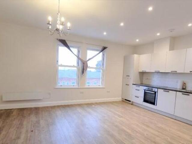 Hainault Street, Ilford, 2 Bedroom Apartment