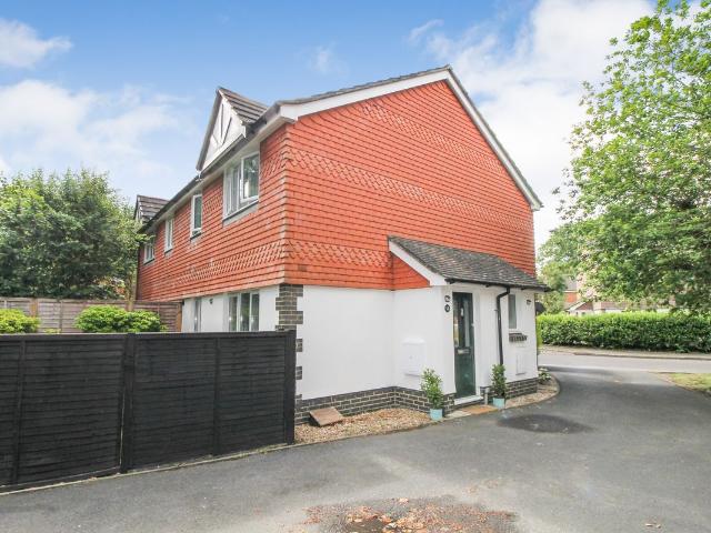 Haining Gardens, Mytchett, Camberley, Surrey GU16, 1 bed terraced house to rent, £1,200 pcm | PrimeLocation