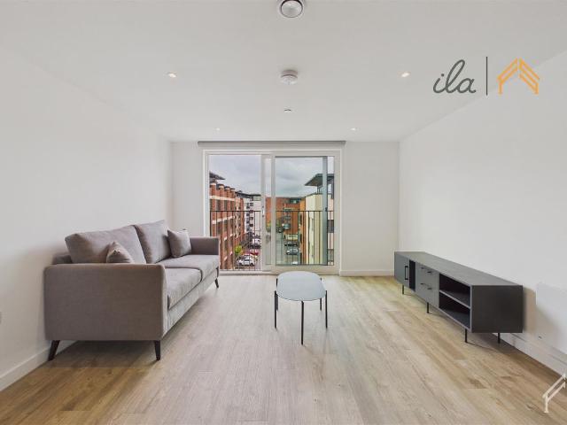 Hairpin House, Birmingham B12, 1 bed flat to rent, £1,050 pcm | PrimeLocation