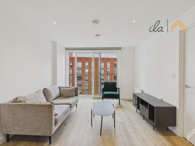 Hairpin House, Birmingham B12, 1 bed flat to rent, £1,050 pcm | PrimeLocation