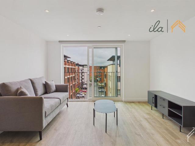 Hairpin House, Birmingham B12, 2 bed flat to rent, £1,300 pcm | PrimeLocation