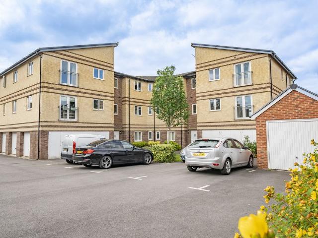 Halter Way, Andover, Hampshire SP11, 2 bed flat to rent, £1,150 pcm | PrimeLocation