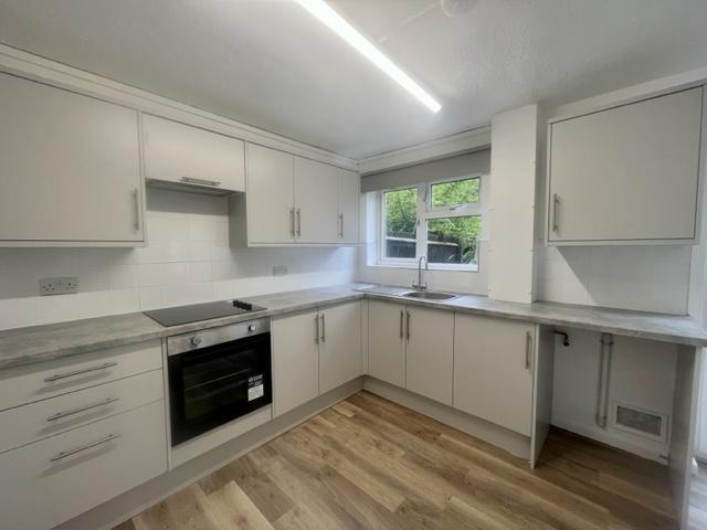 Halton Wood Road, Wendover, AYLESBURY 3 bed semi detached house to rent £1,725 pcm £398 pw