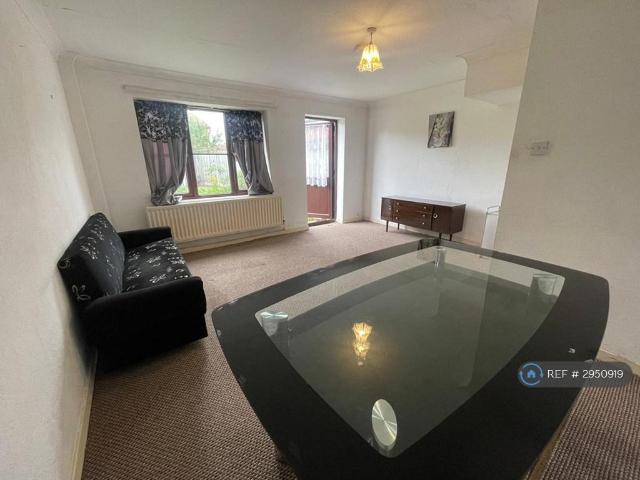 Halbutt St, Dagenham, RM9 3 bed end of terrace house to rent £1,900 pcm £438 pw