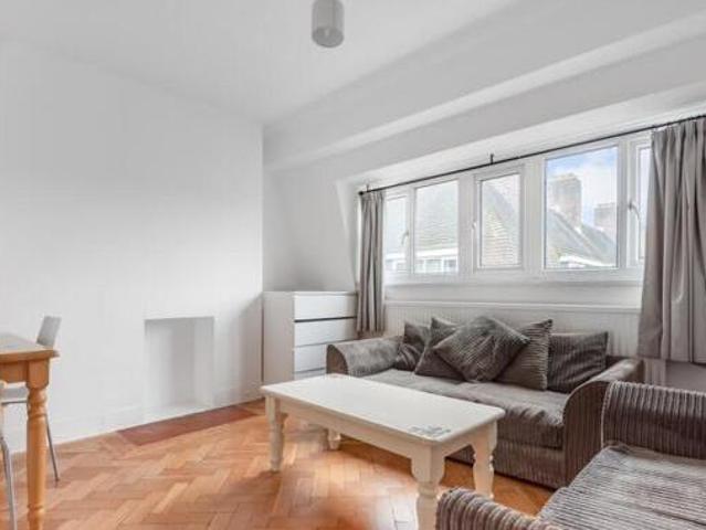 Haldane Place, Earlsfield, 4 Bedroom Flat