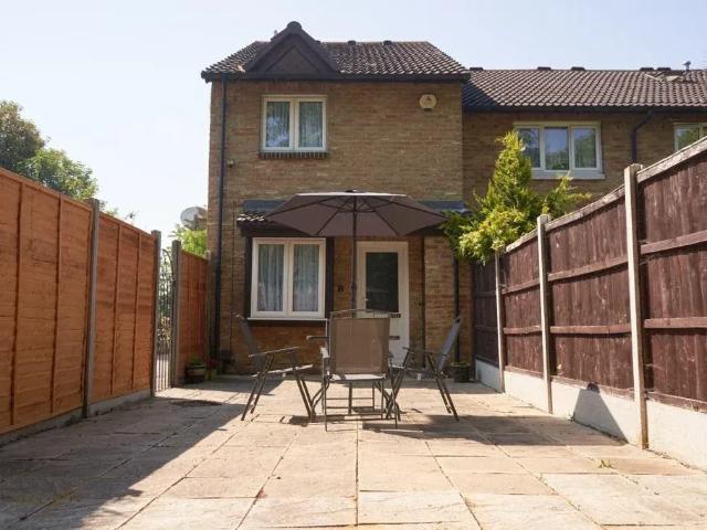 Haldane Road, London SE28, 1 bed detached house to rent, £1,550 pcm | PrimeLocation