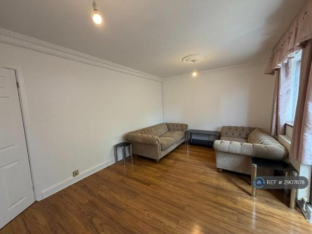 Haldane Road, Southall, UB1 2 bed flat to rent £1,800 pcm £415 pw