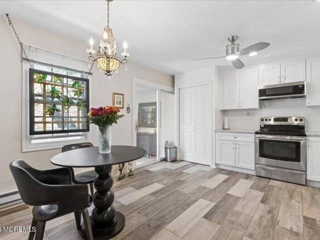 Halden Strasse Unit C, Freehold, Condo For Sale