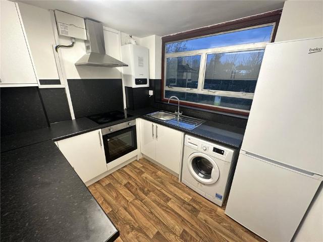 Hale Grove Gardens, Mill Hill. 2 bed apartment to rent £1,750 pcm £404 pw