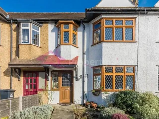 Hale Grove Gardens, The Hale, London, NW7 3LR, United Kingdom | 3 bed house for rent #139621882 | Rentberry