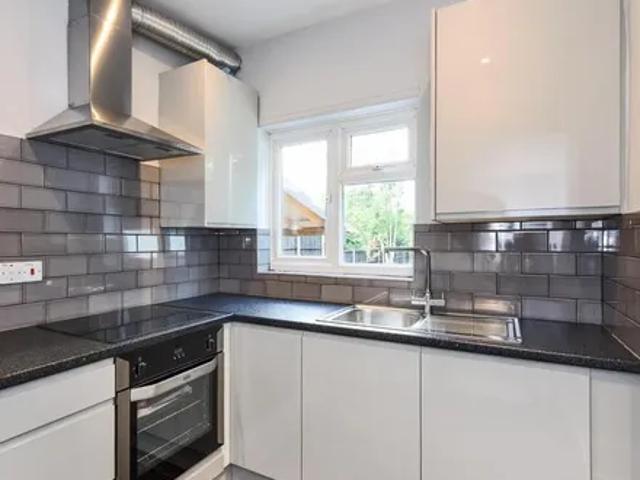 Hale Grove Gardens, The Hale, London, NW7 3LR, United Kingdom | 2 bed apartment for rent #137305781 | Rentberry