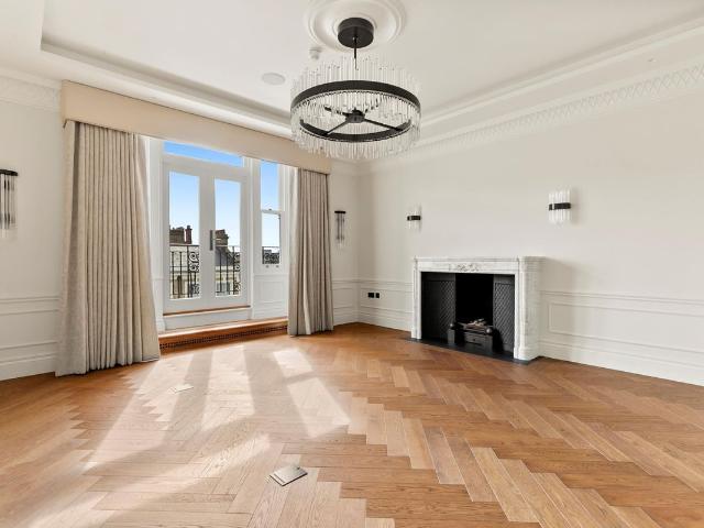 Hale House, 34 De Vere Gardens, London W8, 4 bed flat to rent, £29,250 pcm | PrimeLocation