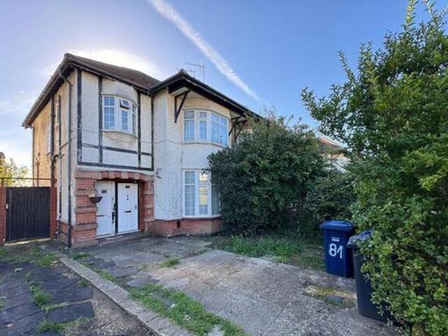 Hale Lane, London, 1 Bedroom Property